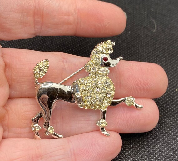 vintage poodle dog pin - Gem