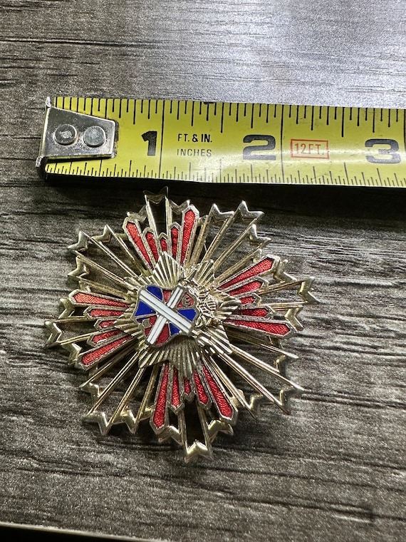 Vintage British Military Themed Styles Medal Pin - Gem