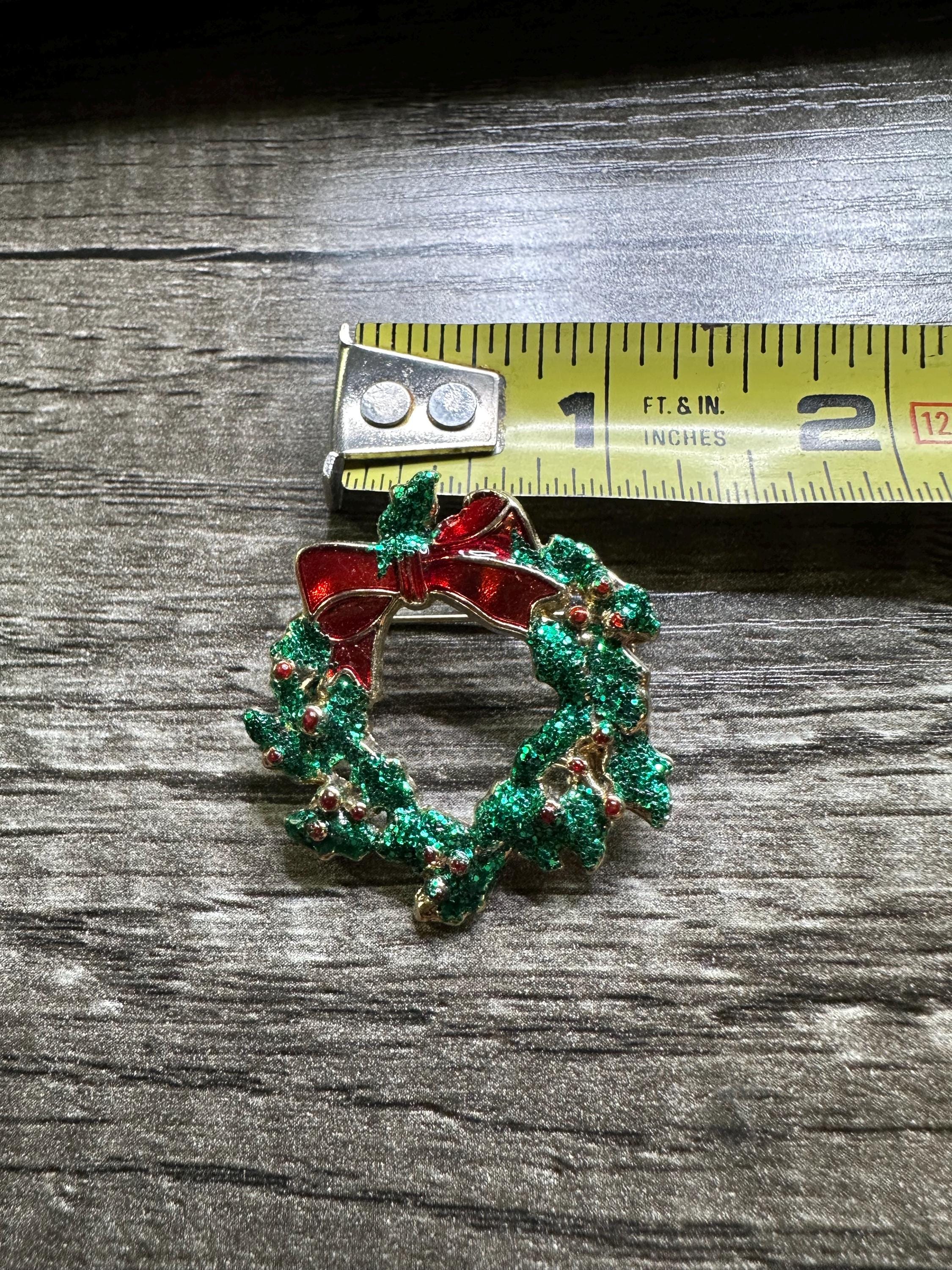 Vintage Christmas Wreath Pin - Etsy