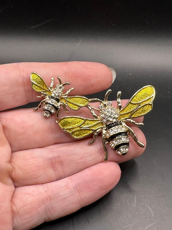 Vintage Bumblebee Wasp Pin by Napier - Gem