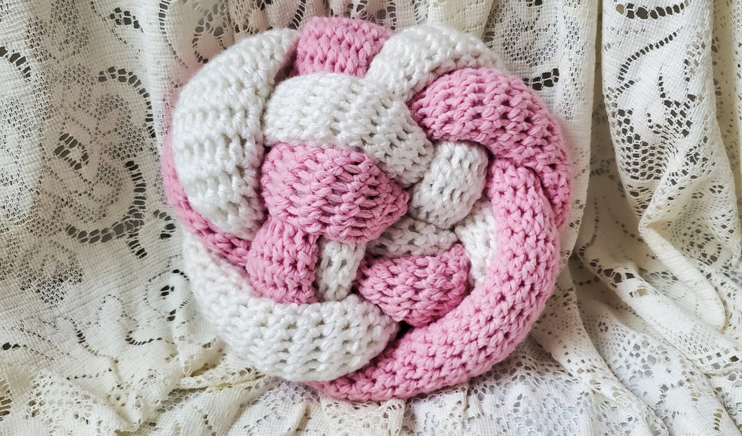 9 Round Crochet Mare's Celtic Knot Pillow Pink and White - Etsy