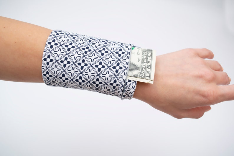 Travel Wrist Wallet White and Black Wristlet Wallet Bracelet - Etsy