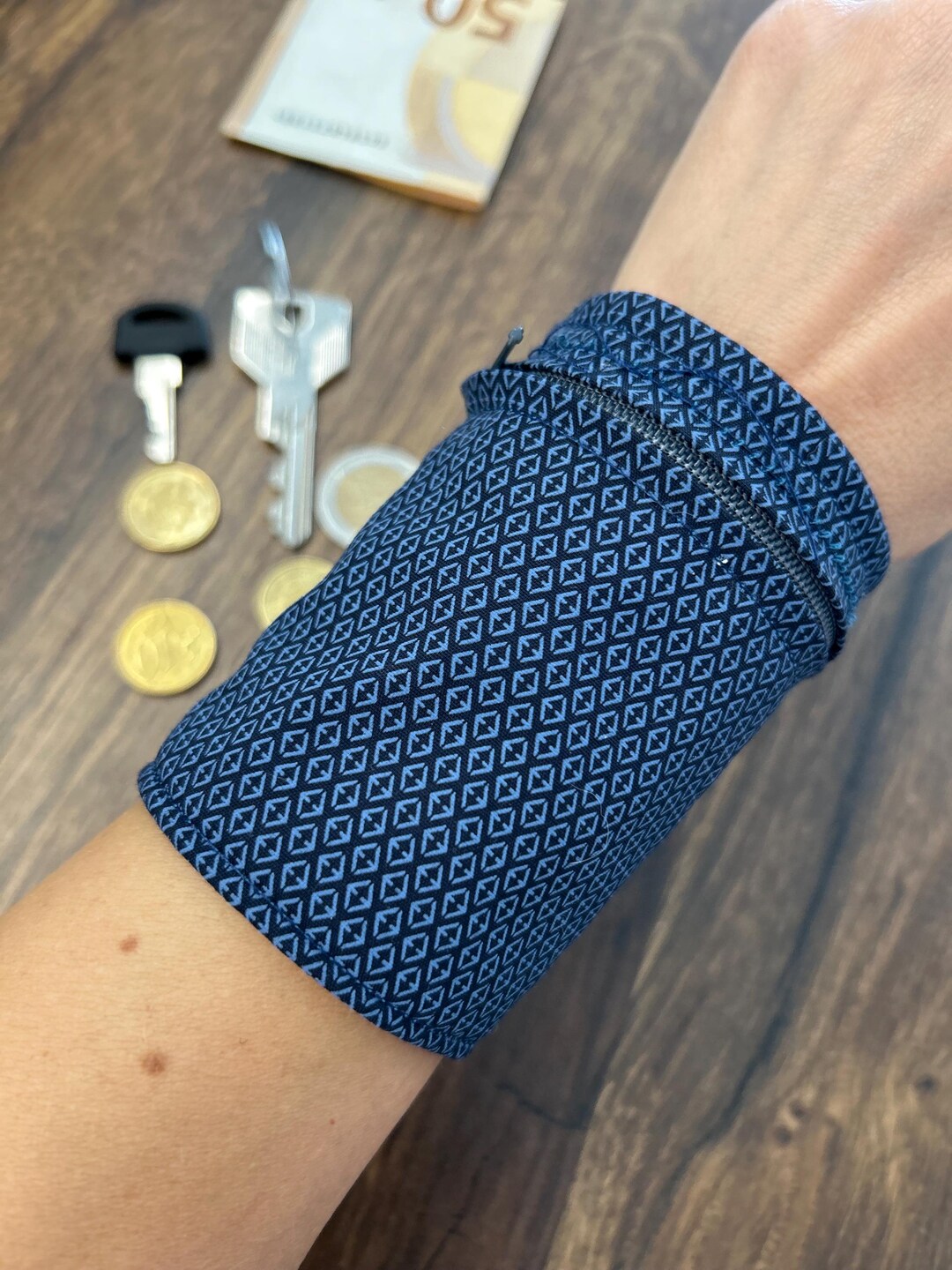 Wrist Wallet Bracelet Women Hidden Wallet Secret Cuff Wallet Armband ...