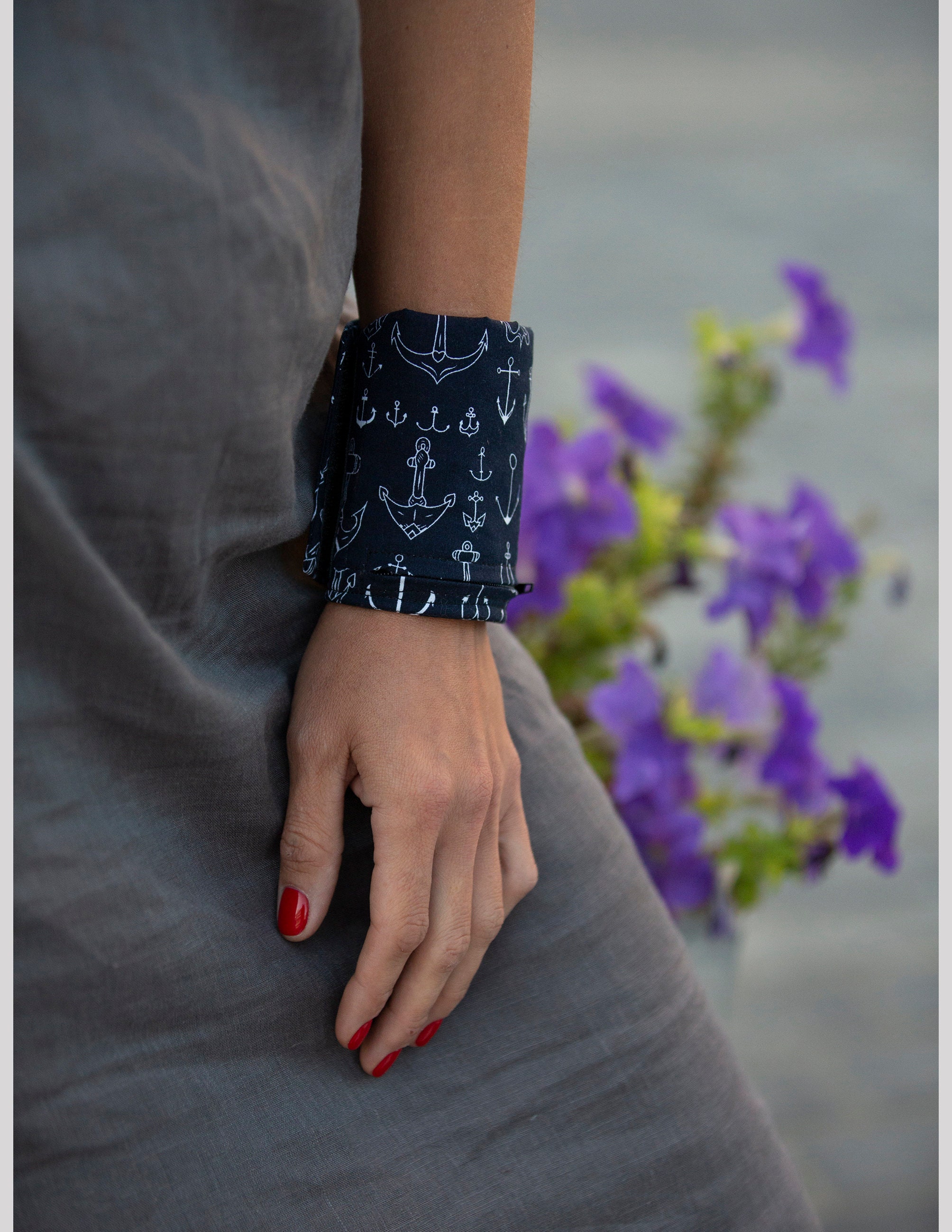 Travel Wrist Wallet Black Minimalist Wristlet Wallet Womens - Etsy