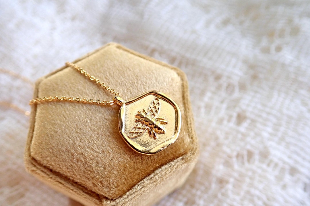 Dainty Bee Coin Necklace Gold, Gold Bee Pendant Necklace, Small Bee ...
