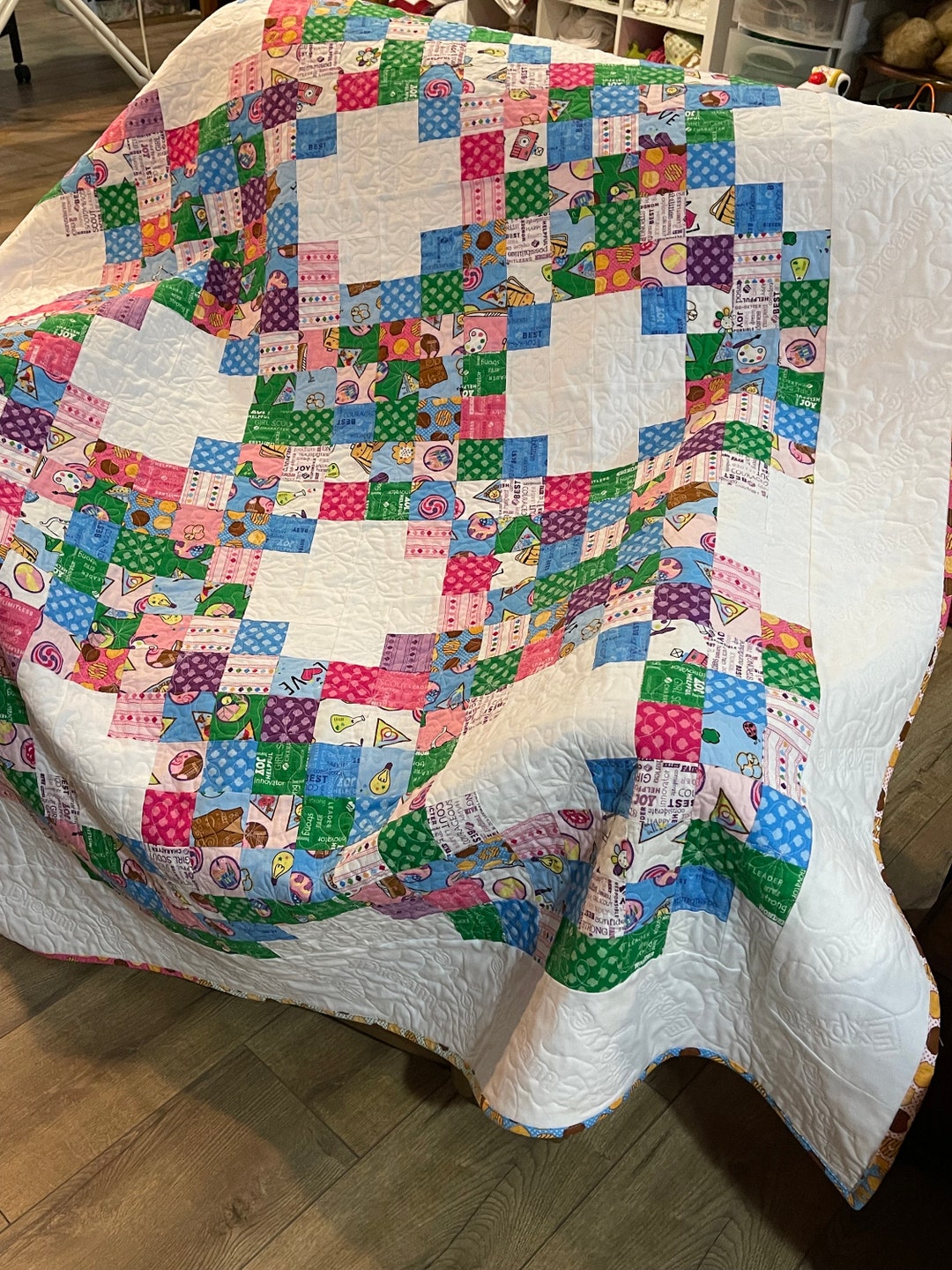 Handmade Quilt, Daisy Chain Pattern Girl Scout Fabric Quilt, Twin Size ...