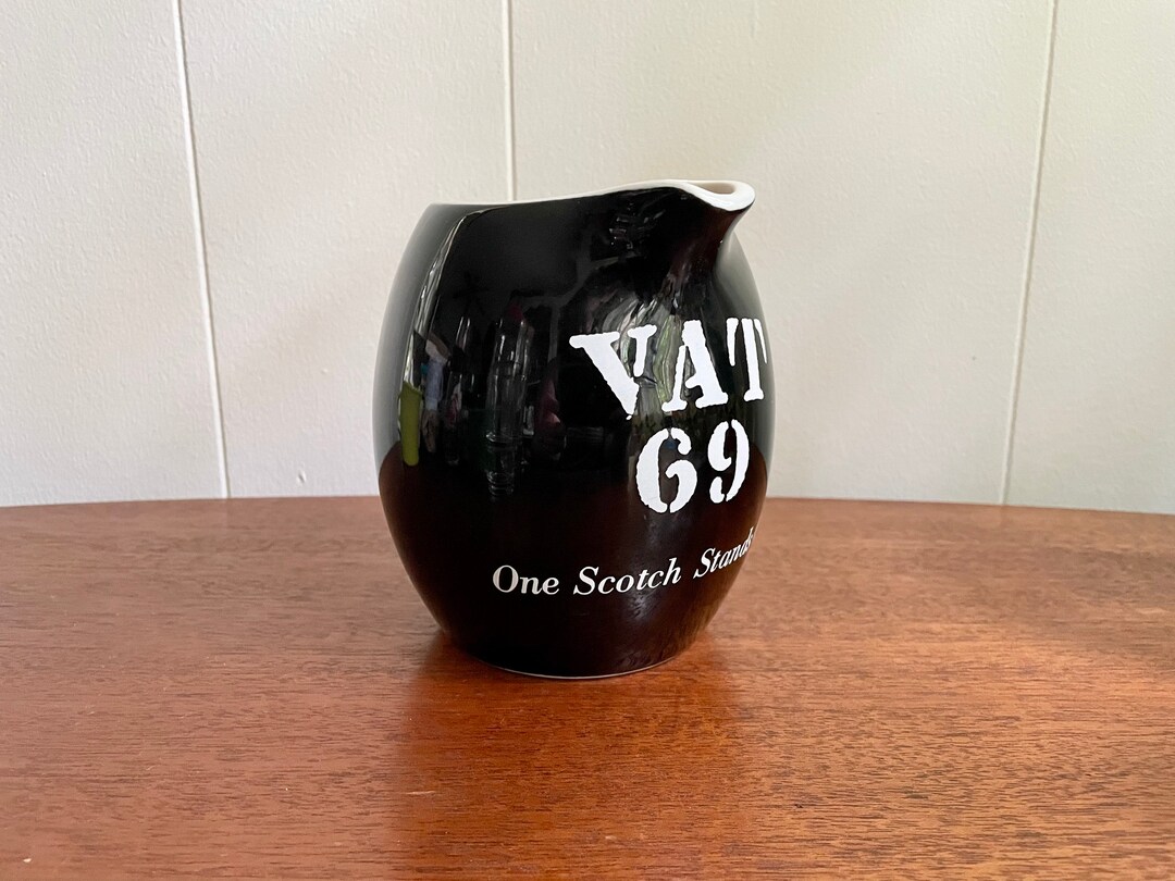 Vintage Vat 69 Black "one Scotch Stands Out" Liquor Whiskey Water ...