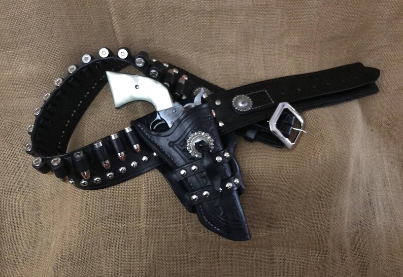 Replica of Johnny Ringo Holster & Belt shown as a Right or a - Etsy