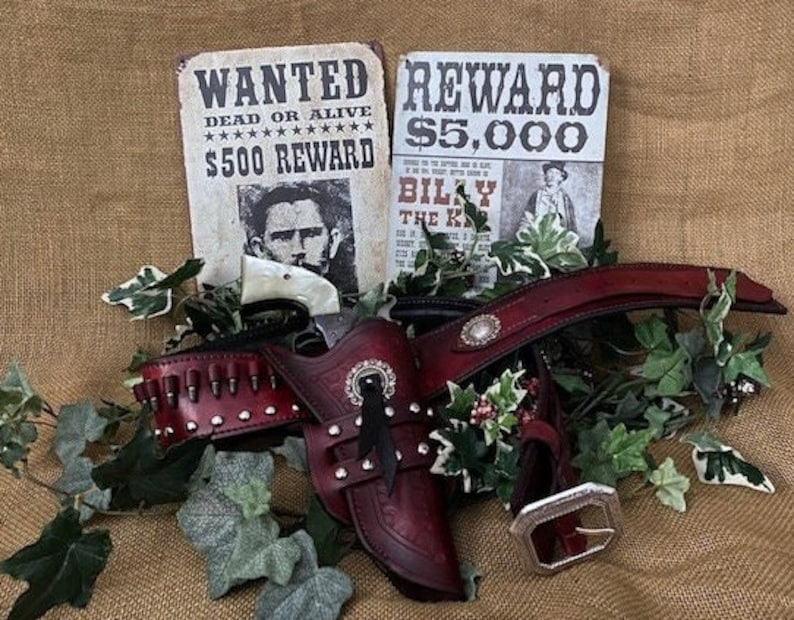 Replica of Johnny Ringo Holster & Belt shown as a Right or a - Etsy