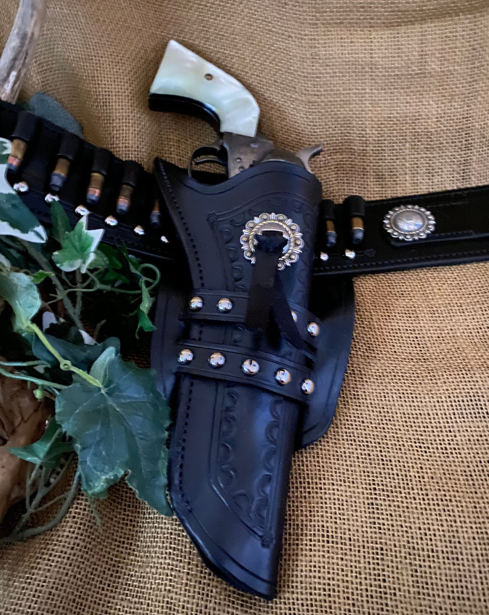 Replica of Johnny Ringo Holster & Belt shown as a Right or a - Etsy