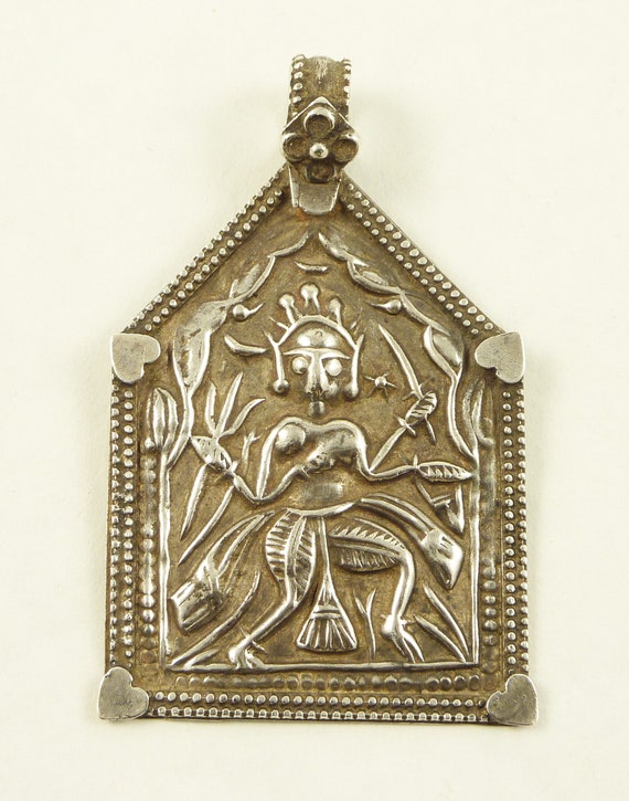 Old Hindu amulet Rajasthan India with beautiful patina - Gem