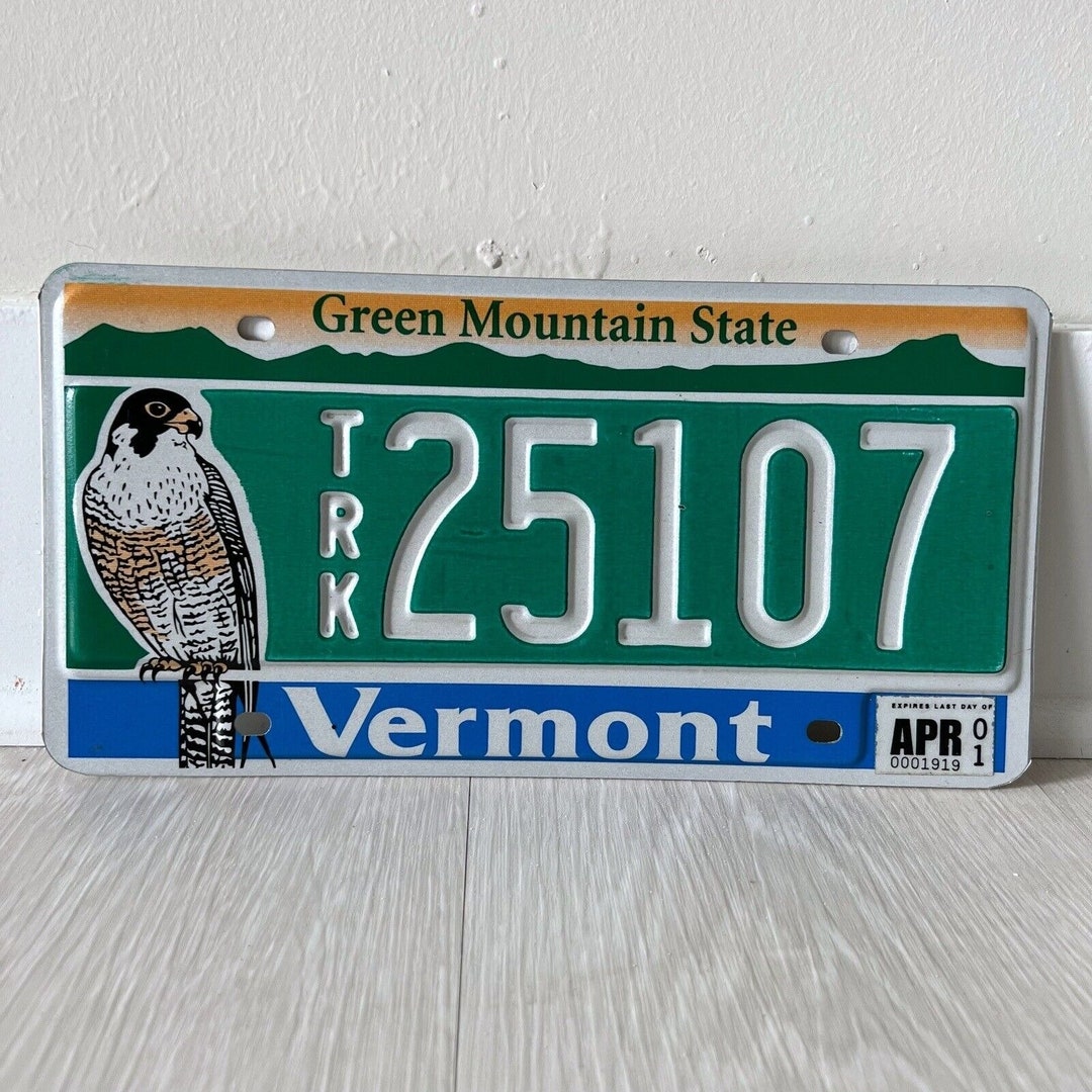 Vintage 2001 Vermont Truck License Plate Peregrine Falcon Bird Green ...