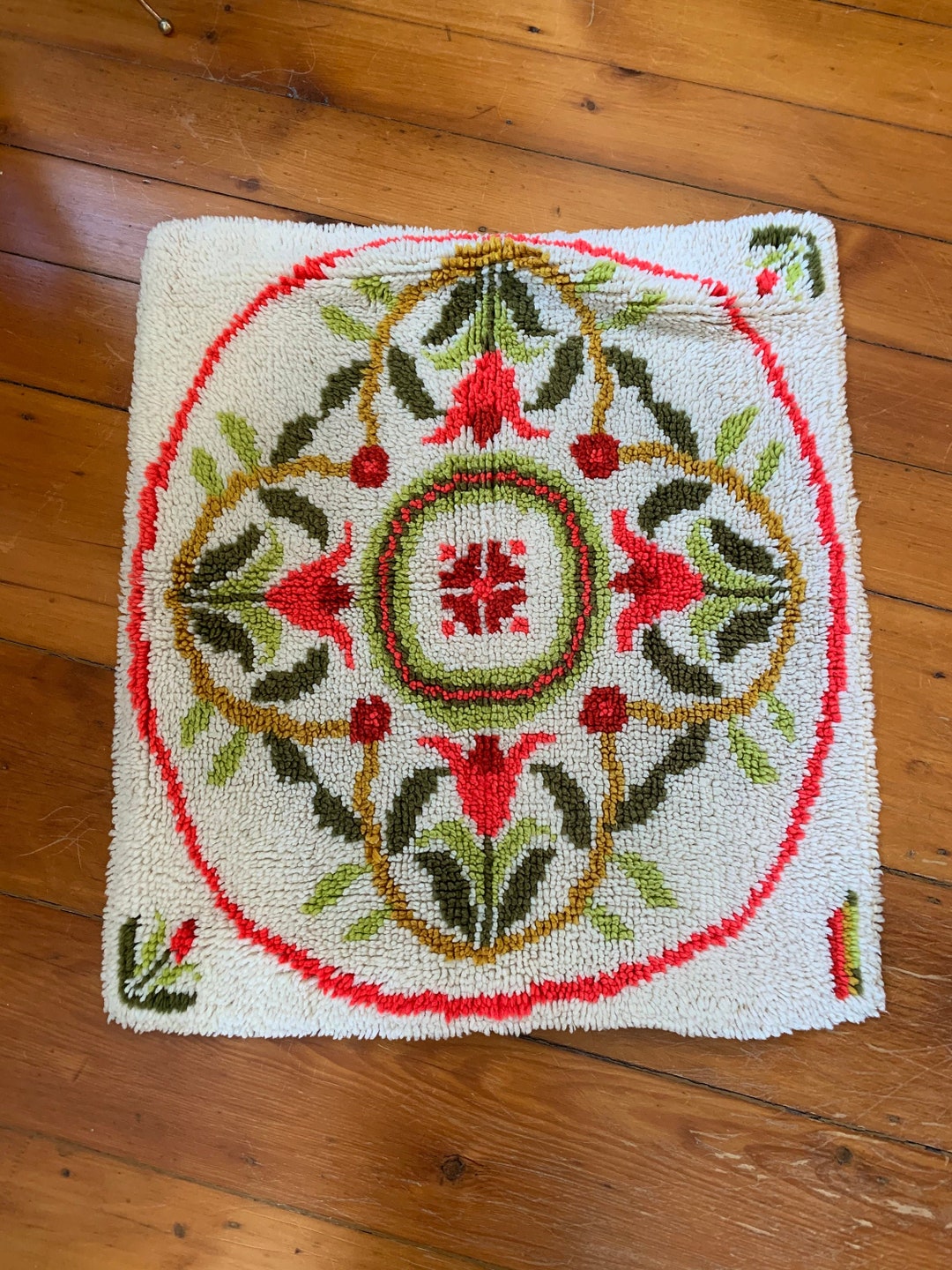 Vintage Floral Latch Hook Pillow Cover: PA Dutch Boho Wall Hanging - Etsy