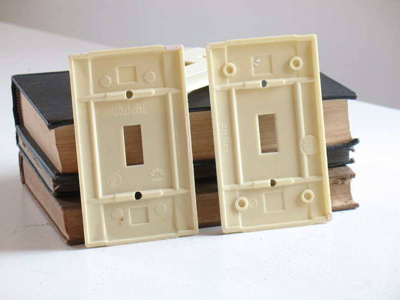 Vintage Switch Plate Covers / White Ivory Cream Art Deco - Etsy