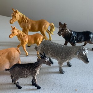 Vintage Plastic Farm Animal Play Set / Farm Animal Toy Figurines ...