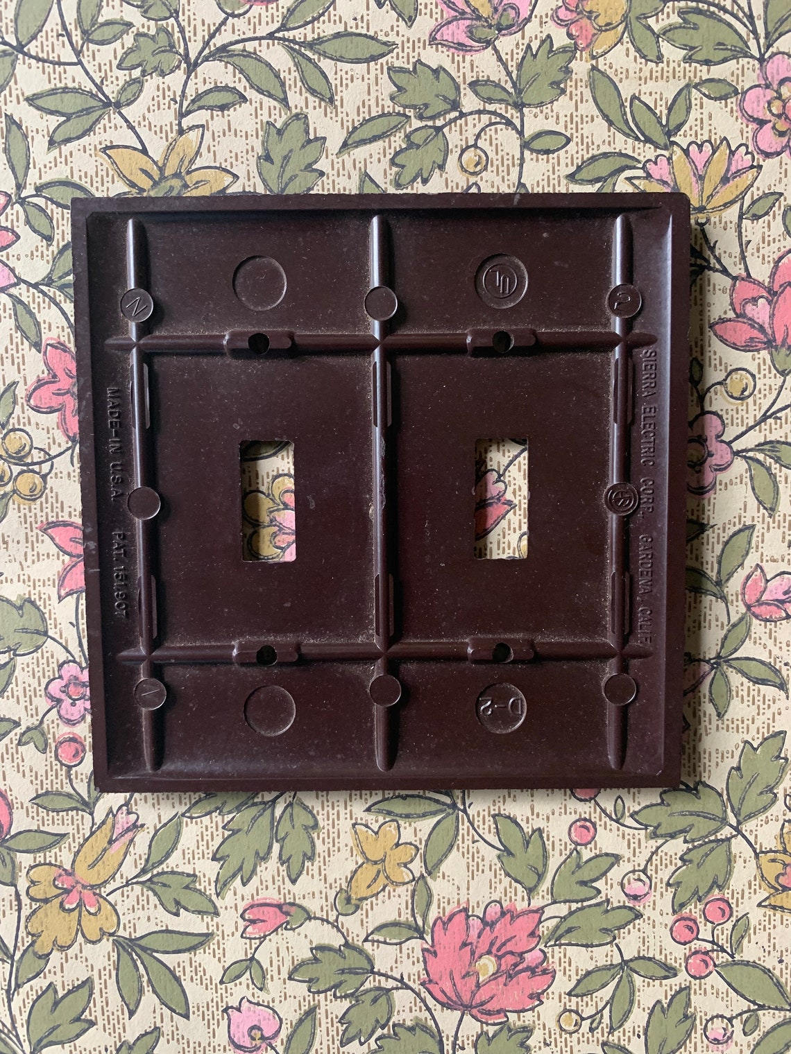 Vintage Bakelite Switch Plate Covers / Bullnose Ribbed Brown Art Deco ...