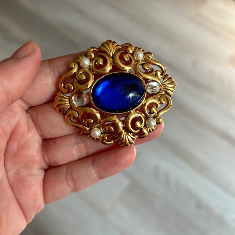 Collar Brooch - Etsy