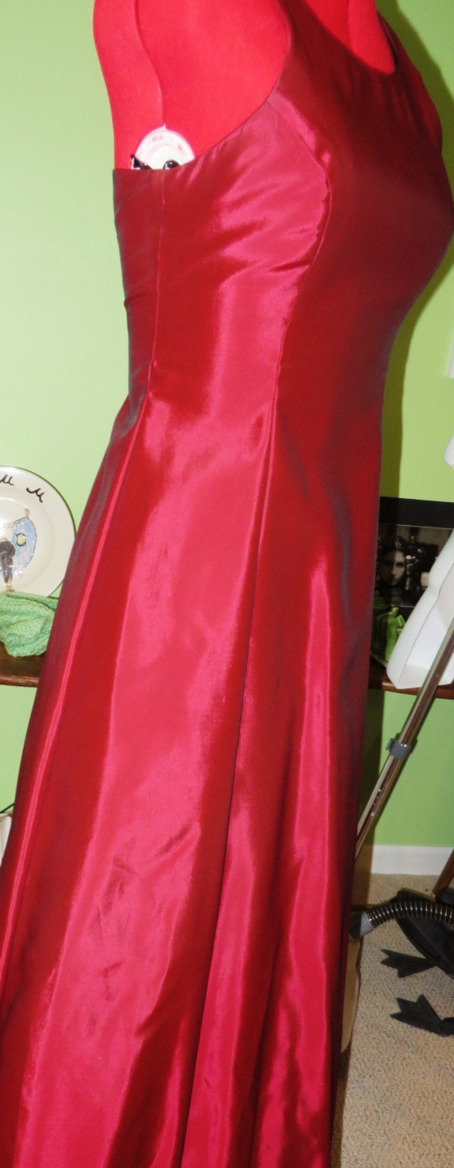 Sales 25% off Was 55.00 Now 42.00 Gorgeous Red Dress by Roberta Size 3/ ...