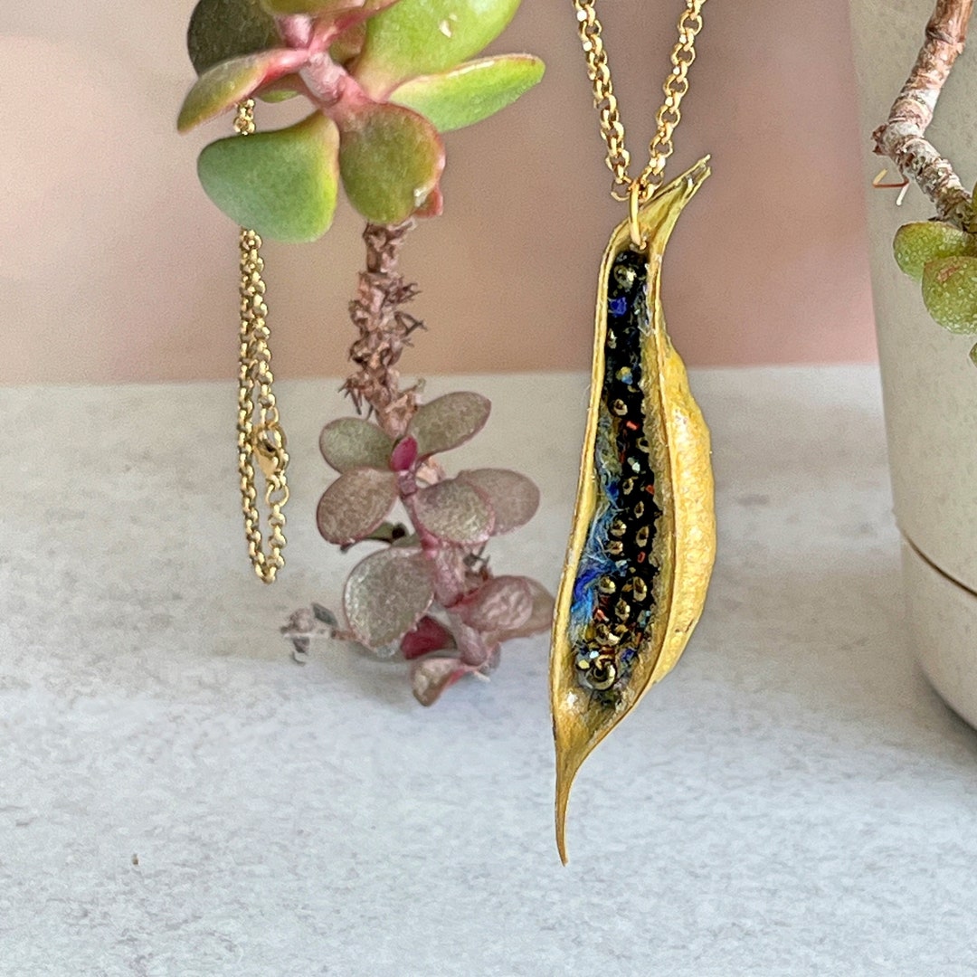 Natural Seed Pod Pendant Necklace Multicolor Green Gold Glass Beads ...