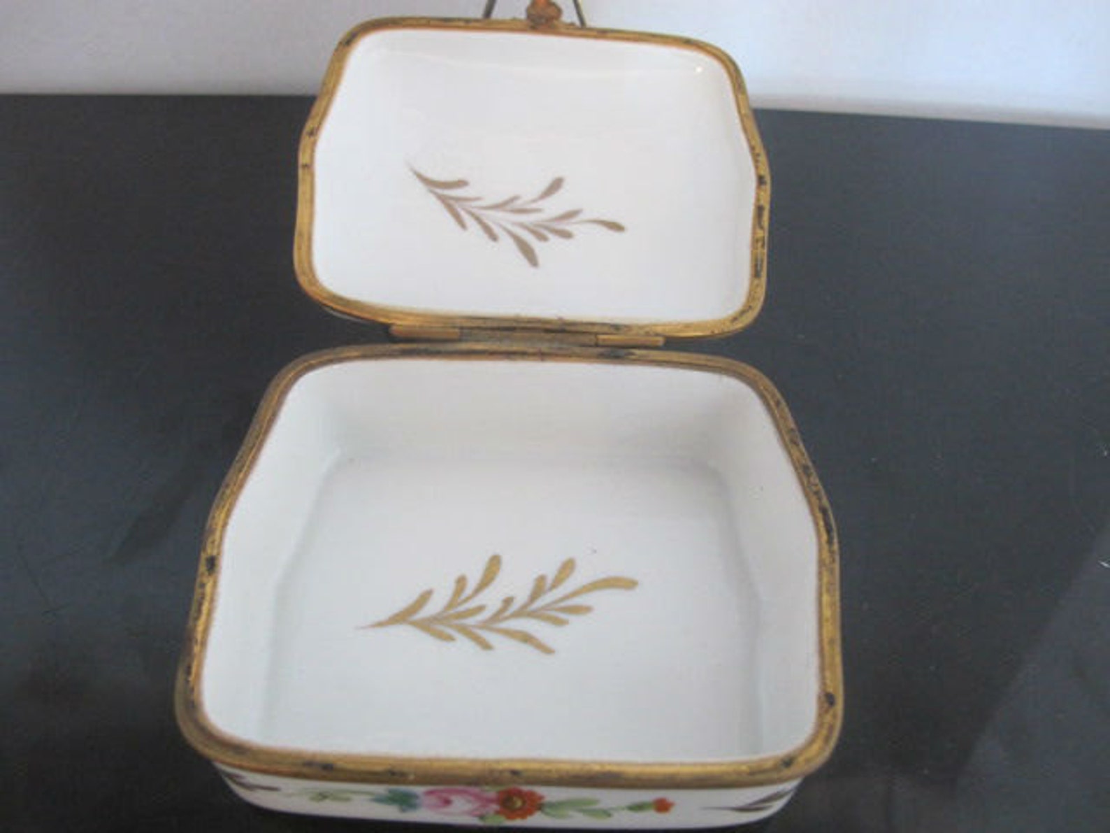 Hand Painted FLORAL Porcelain Gilt SEVRES French Hinged Trinket Snuff ...