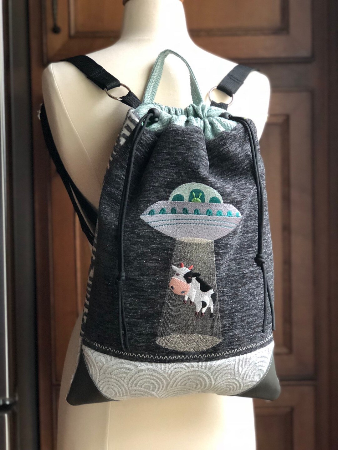 EMBROIDERED ALIEN BACKPACK, Alien Abduction, Cow Cinch Sack, Nerdy ...