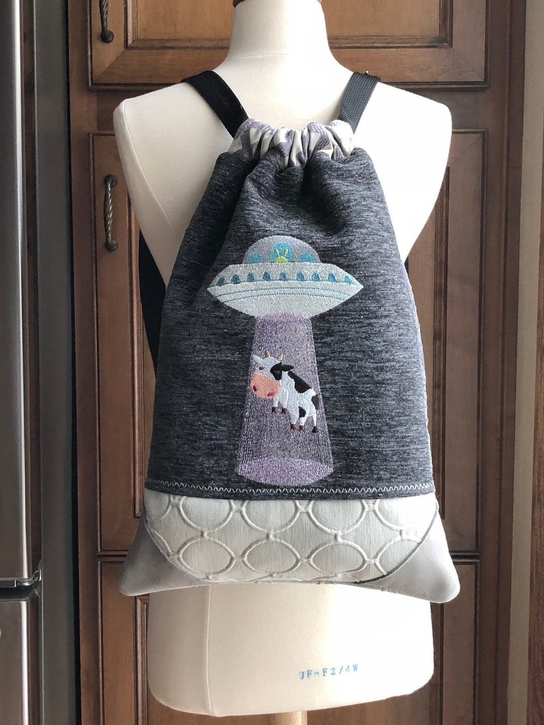 EMBROIDERED ALIEN CINCHSACK Backpack, Alien Abduction, Cow Cinch Sack ...