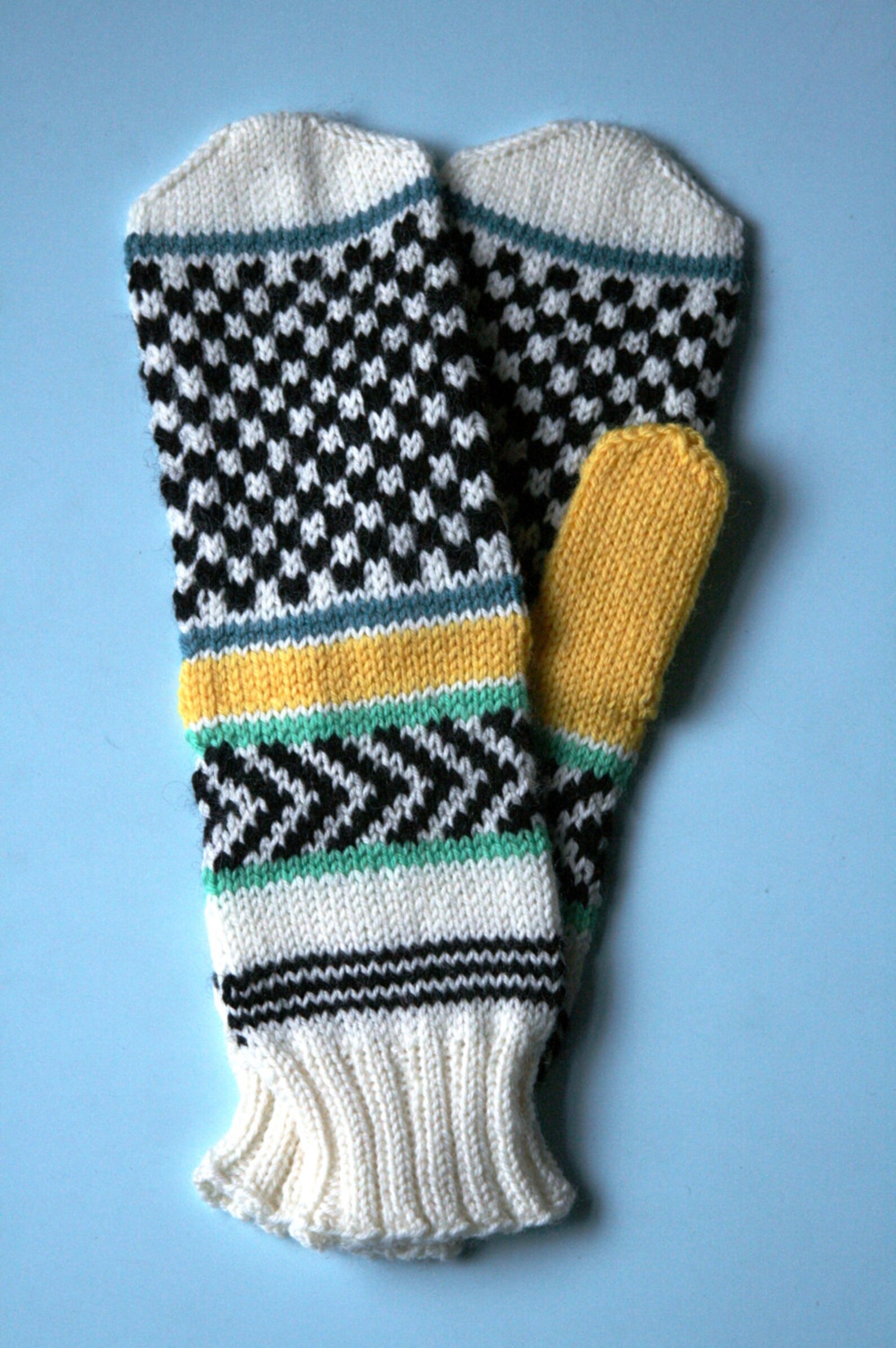 HAPPY MITTENS squares and arrows PDF knitting pattern | Etsy