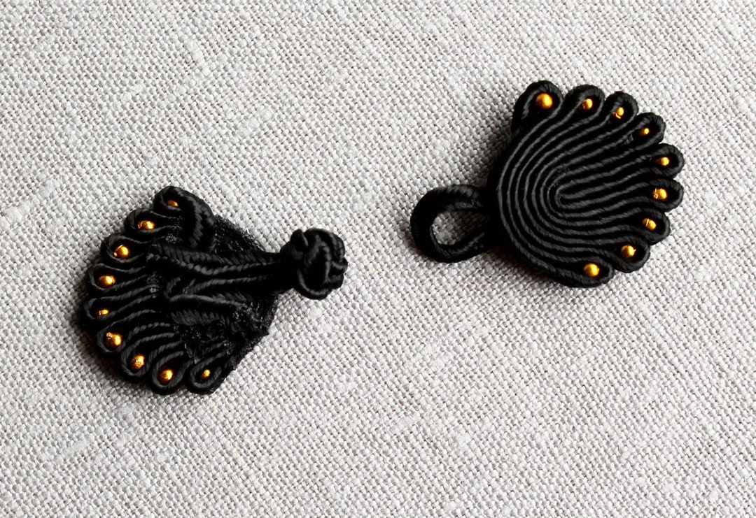 Chinese Knot Button in Black & Gold - Etsy