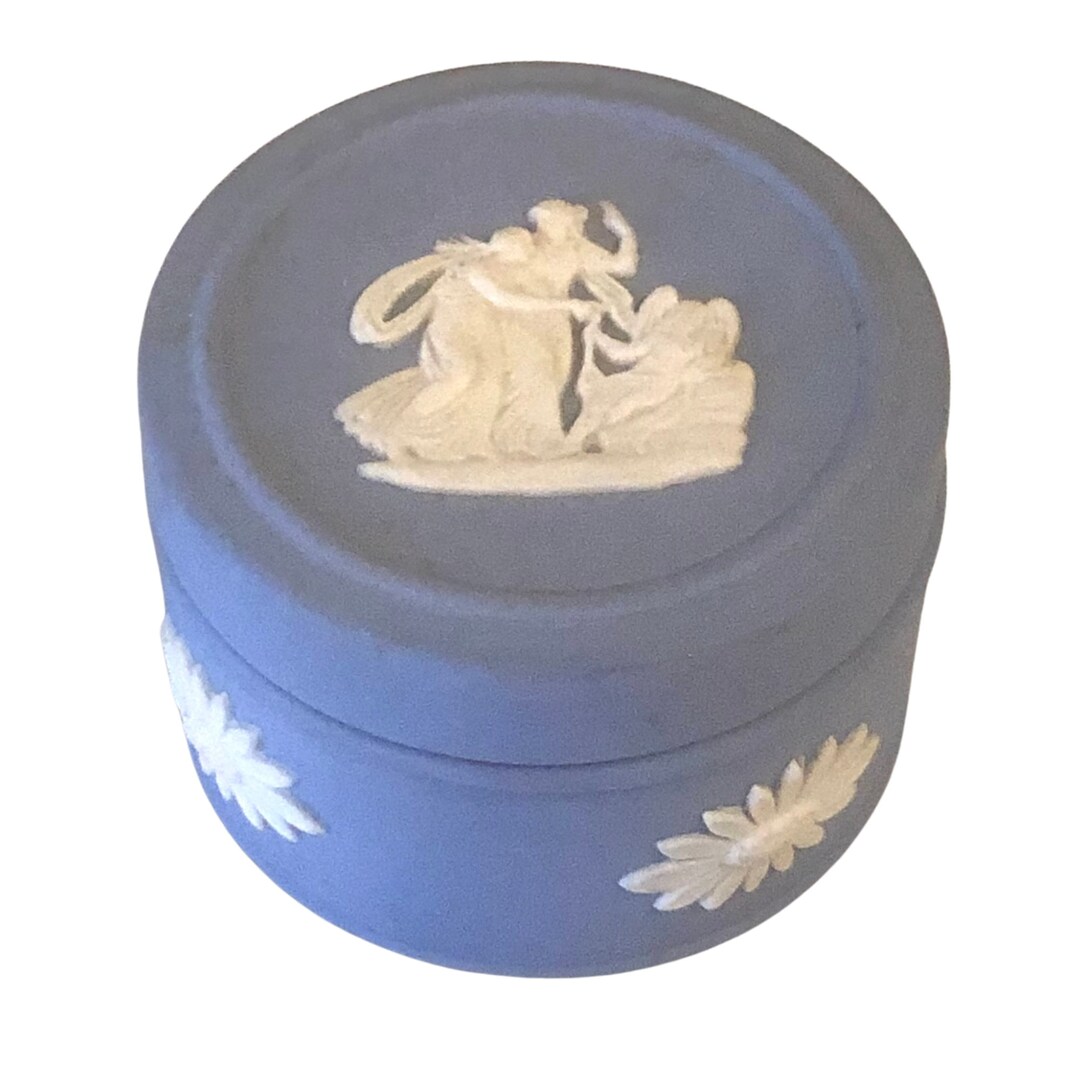 Small Round Blue and White Wedgwood Box With Daisy Accents - Etsy