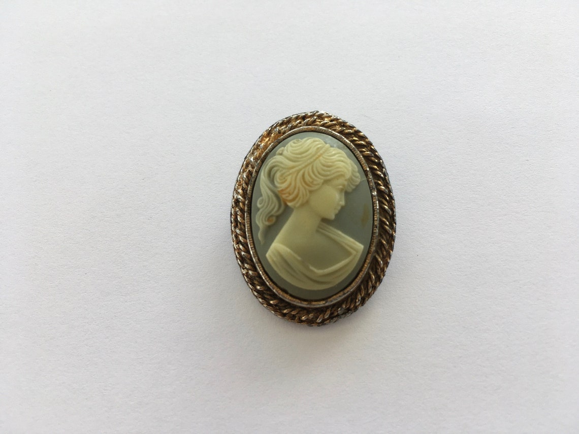 Vintage Cameo Pendant Brooch Signed PERI - Etsy