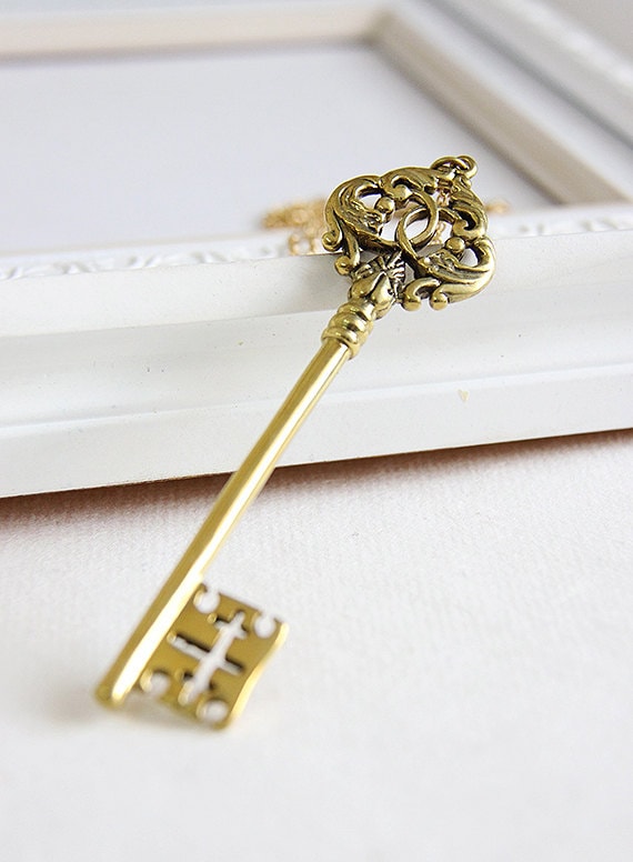 Antique Style Key Pendant / Golden Tone Brass Material / Vintage Look ...