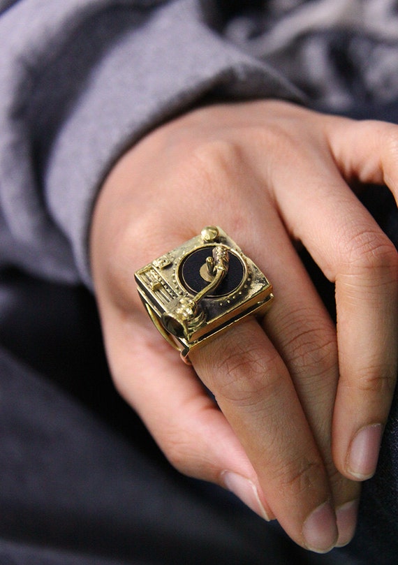 Turntable Ring by September Room - Etsy