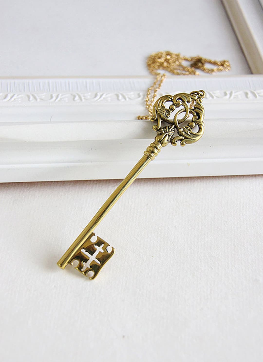 Antique Style Golden Skeleton Key Pendant / Golden Tone Brass Material ...