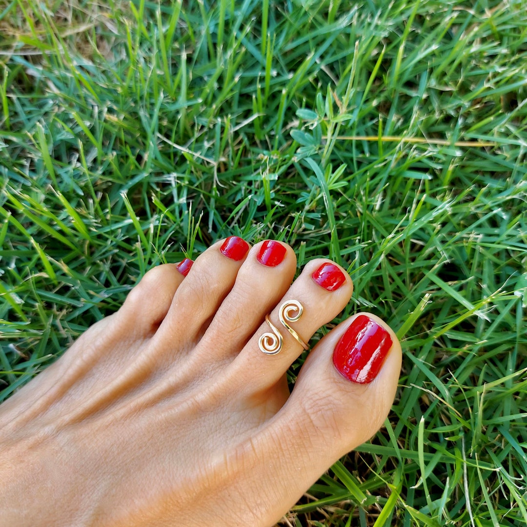 Gold Toe Ring for Women, Spiral Toe Ring, Silver or Gold Handmade Toe ...
