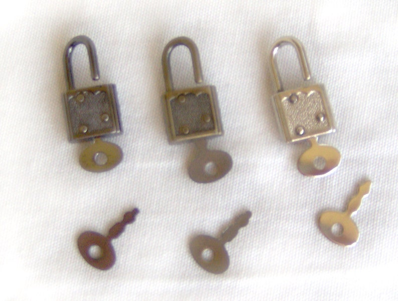 Small Padlock With Working Keys Pad Lock - Etsy