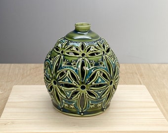 Slip Trailed Vase - Etsy