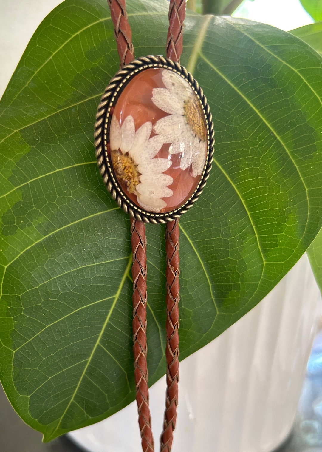 Encased Flower Bolo Tie Daisy Dried Flower Encased Lariat Necklace ...