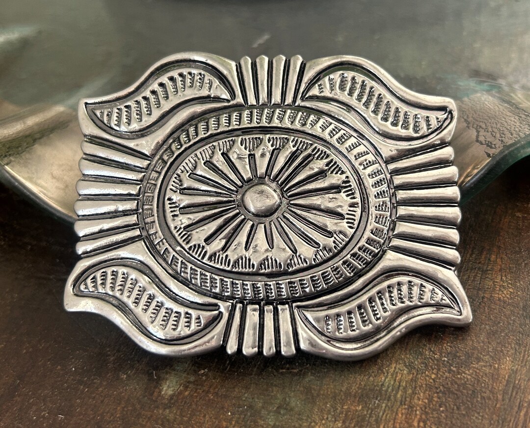 Western Silver Belt Buckle - Concho Style Design Engraved - Cowboy ...