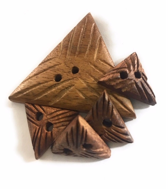 WOOD TRIANGLE BUTTONS D5 - Etsy