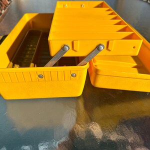 Vintage Old Pal 1400 Tackle Box and Worm Carrier / Vintage Plastic Worm ...