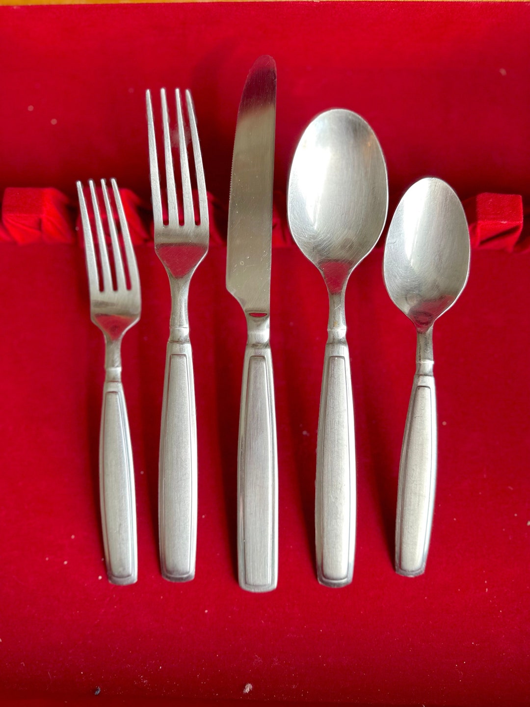 Cambridge Silverware With Outline Edge CBS 138 / Place Settings or ...