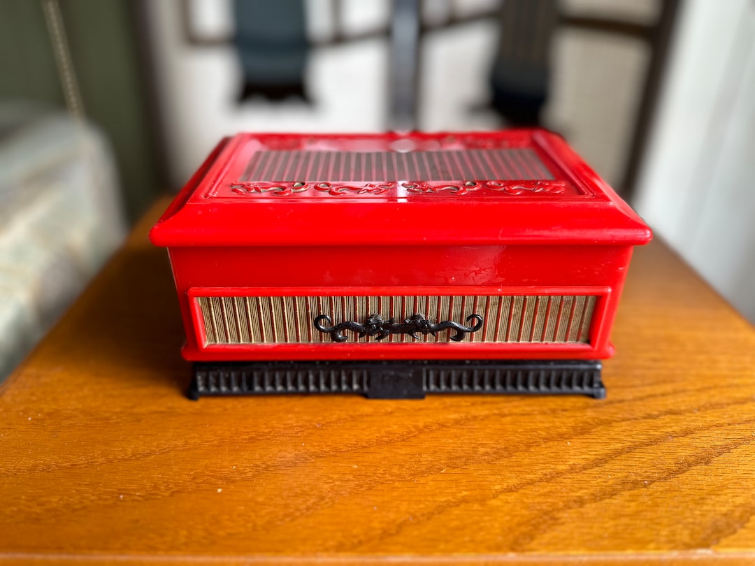 Vintage Talisman by Deltah Pearl Storage Box / Red Talisman Celluloid ...