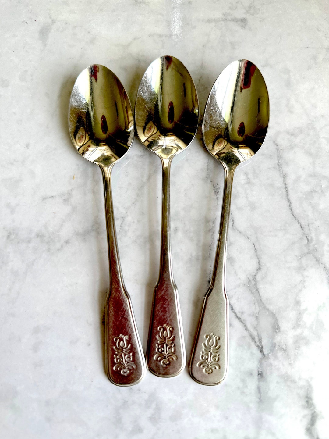 Three Oneida Deluxe Village Pattern Teaspoons / 3 Village Teaspoons - Etsy