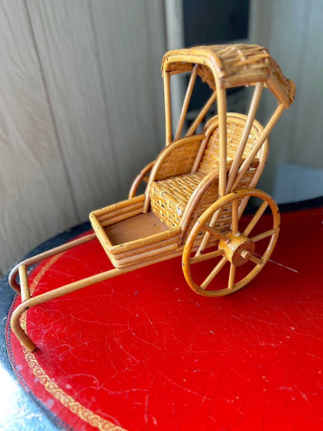 Pousse-pousse de poupée en rotin vintage / pousse-pousse de table ...