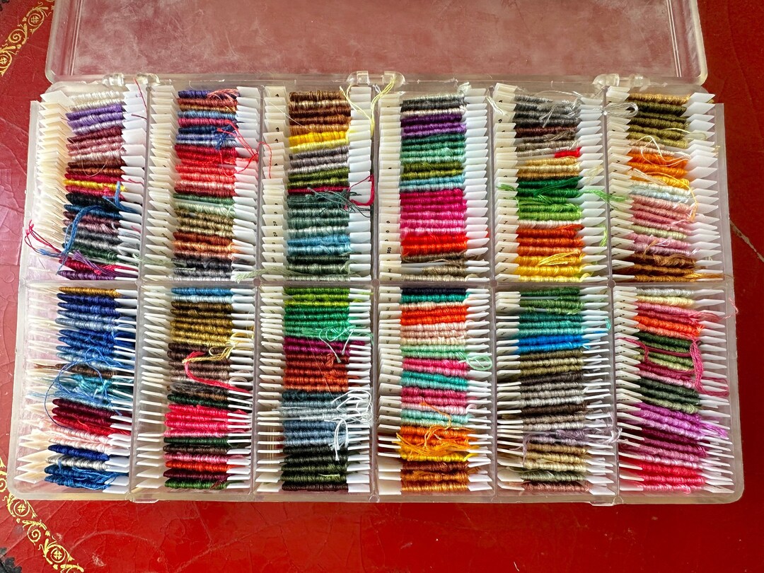 Vintage Craftways 324-color Embroidery Floss Kit With Plastic Case ...