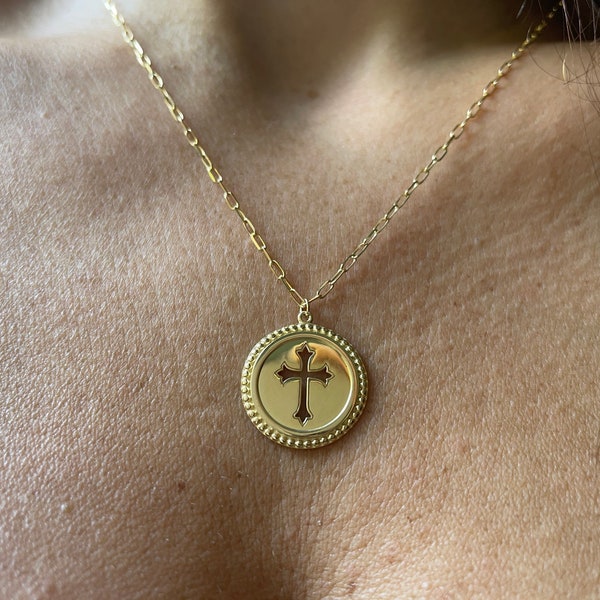 14k Gold Cross Medallion Necklace - Etsy