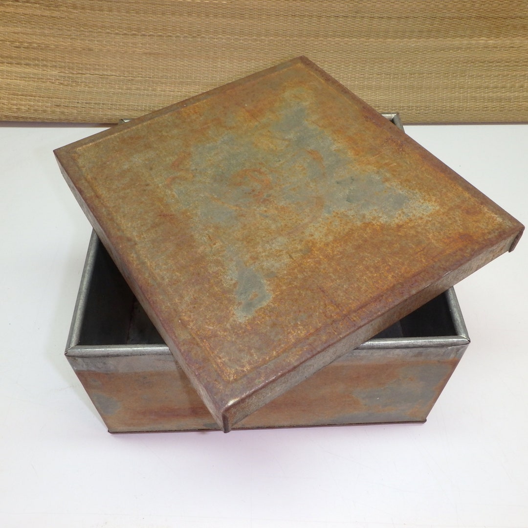 Vintage Metal Tin Box With Lid Unknown Origin Marked dg 1/4 - Etsy