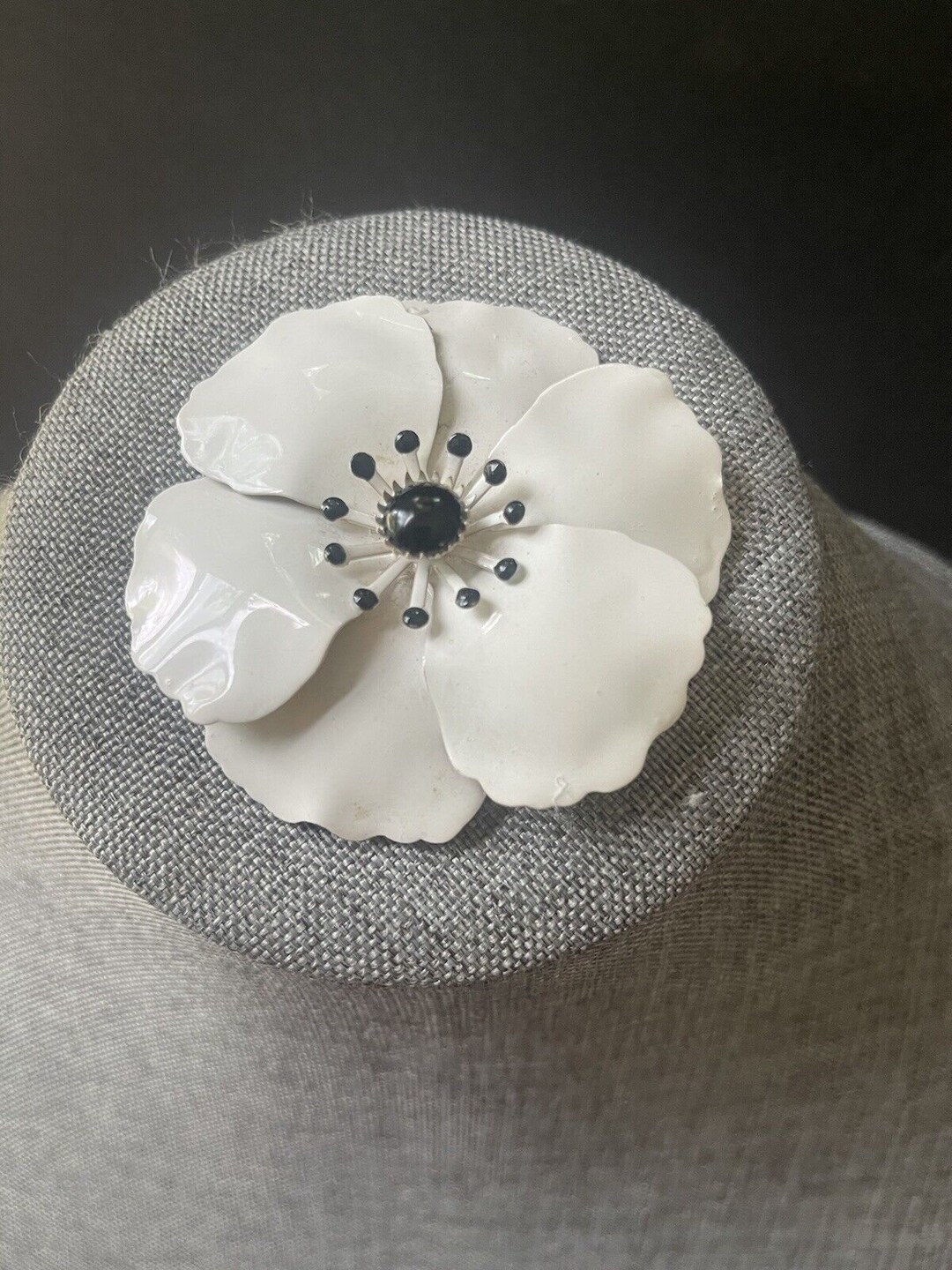 Vintage Anemone Art to Wear White Black Retro Flower Cocktail Enamel ...