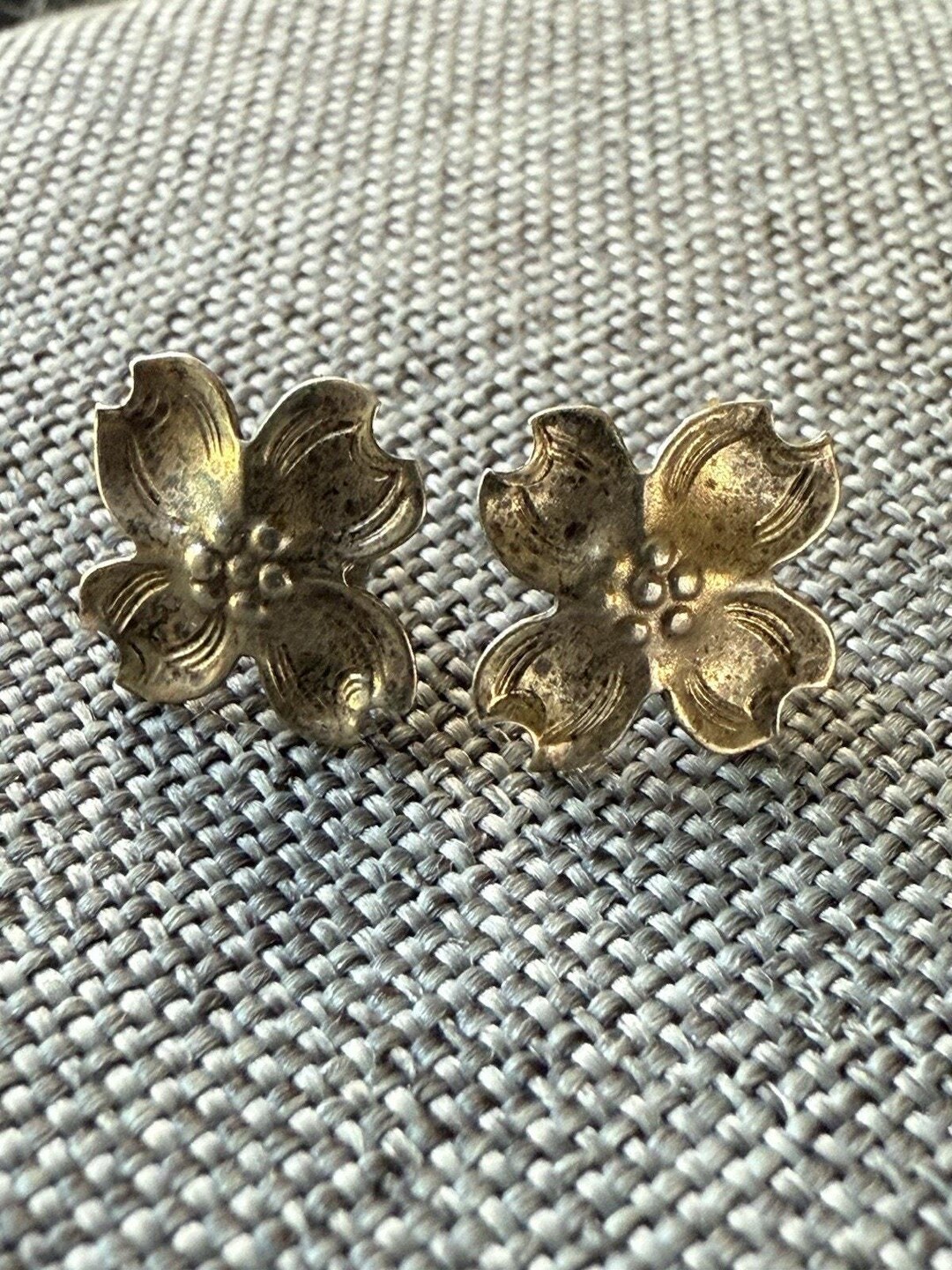 VTG Sterling Silver 925 STUART NYE Dogwood Flower Post Earrings Screw ...