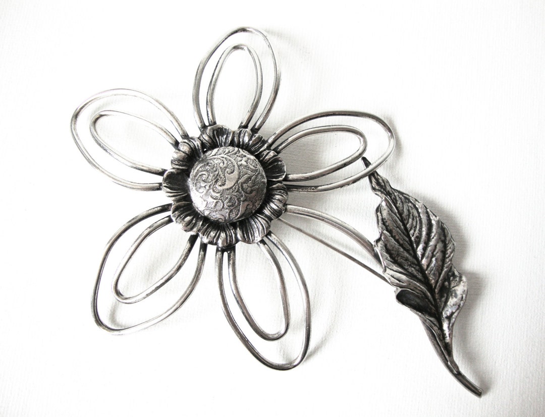 Joseff Hollywood Grand Daisy Brooch - Etsy